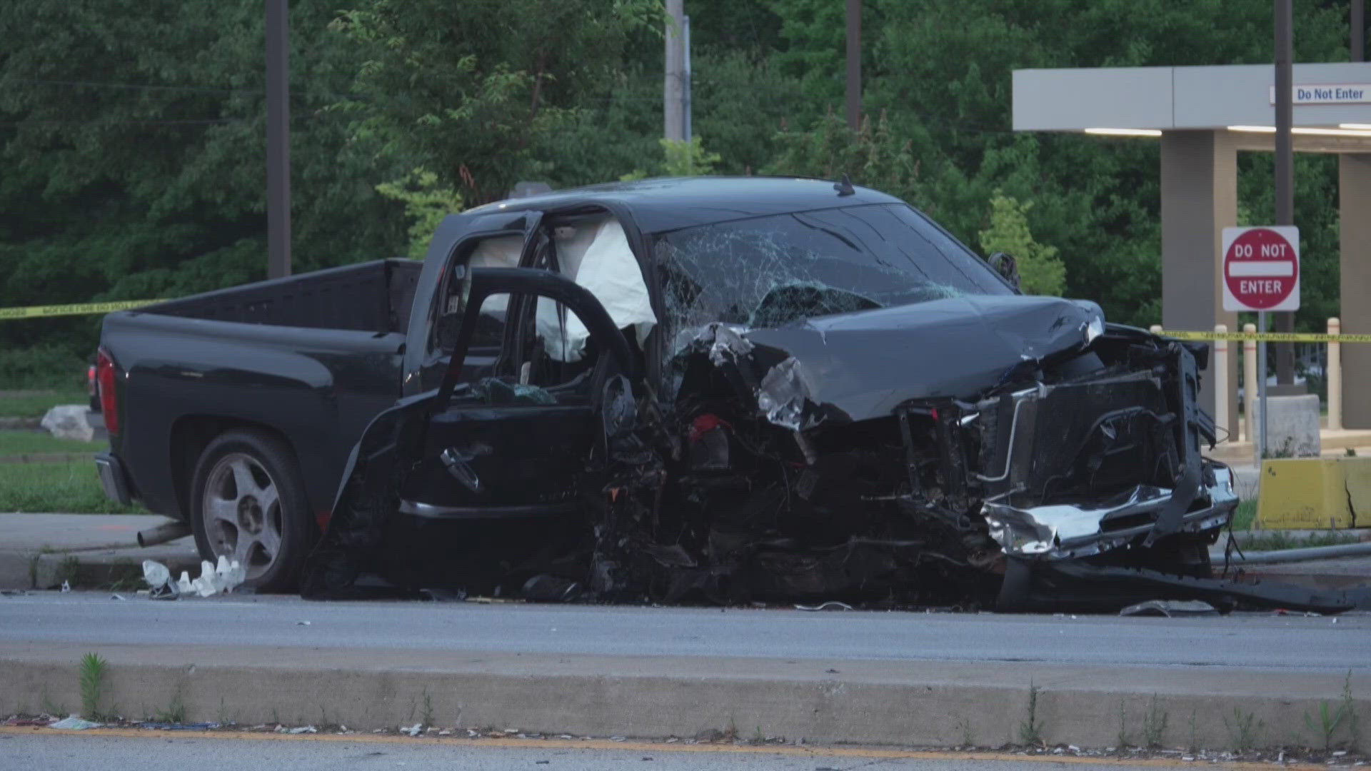 Arrest made after 1 dead, 4 injured from vehicle crash in Shively ...