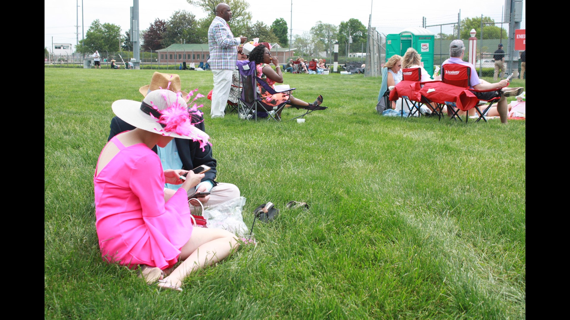 GALLERY: The views from the Infield of Oaks 144 | whas11.com