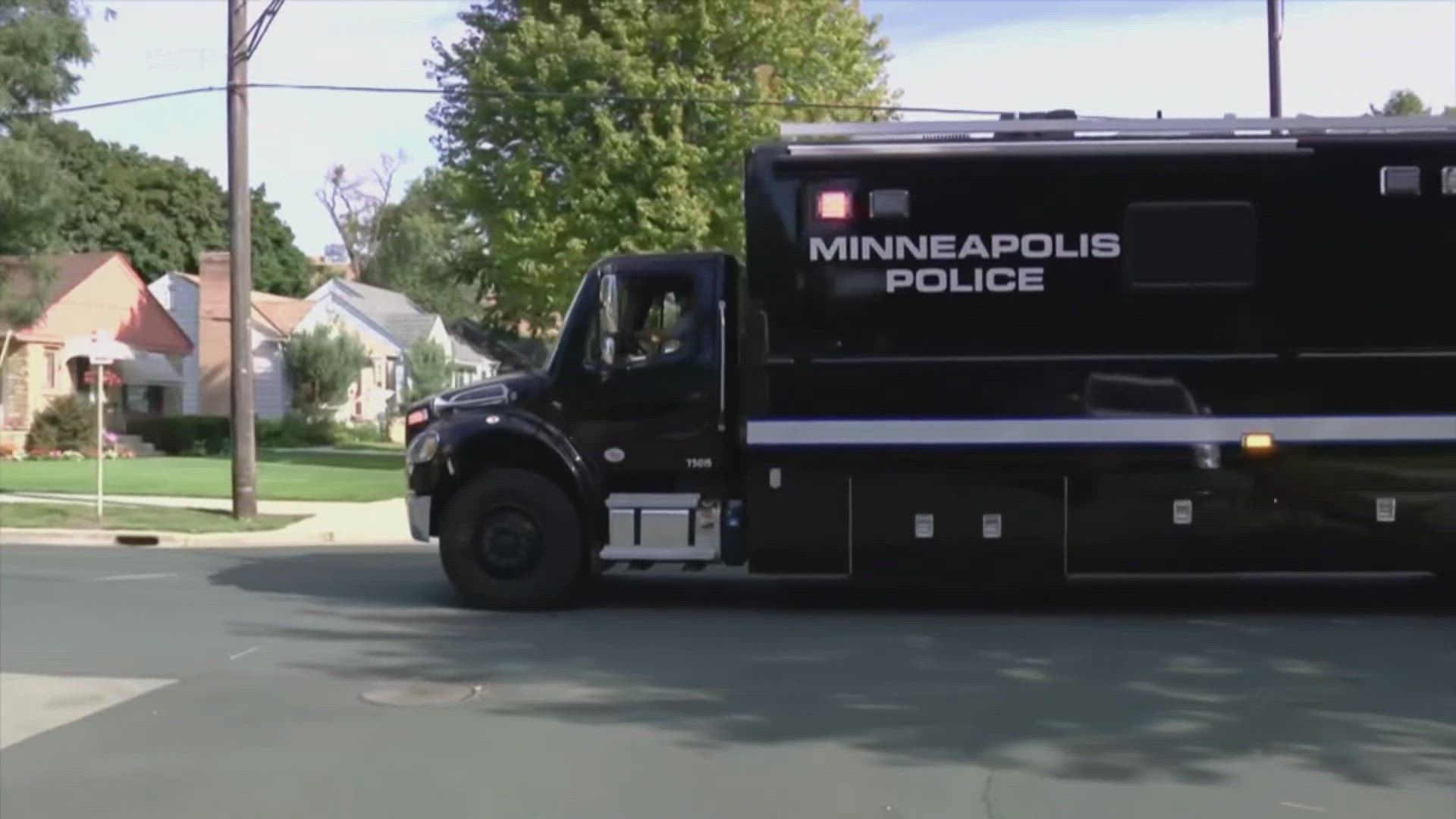 Chaos and grief in Minneapolis after Catholic School shooting | whas11.com