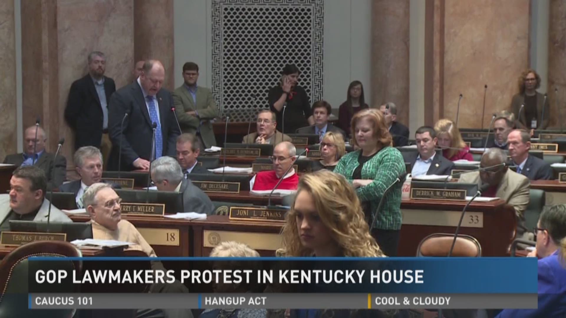 Kentucky Republicans hold unusual protest on State House floor | whas11.com