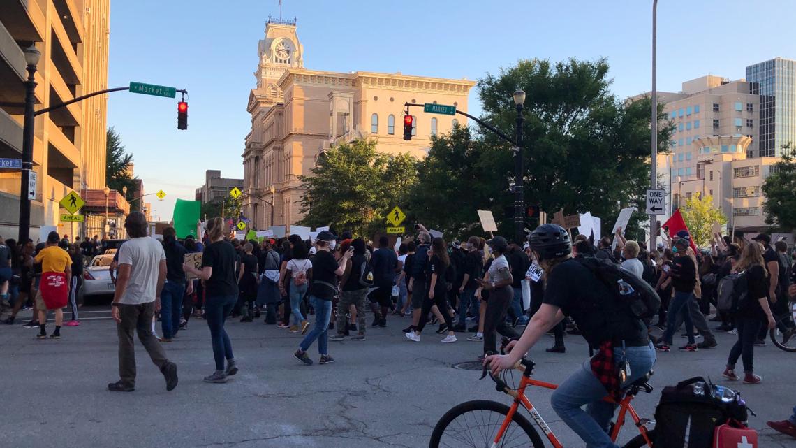 Dusk-to-dawn Louisville curfew implemented, how it affects you | whas11.com