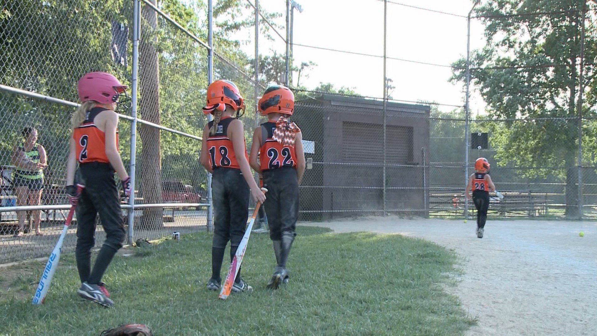 Fern Creek 8U softball headed to 2018 Babe Ruth World Series | whas11.com