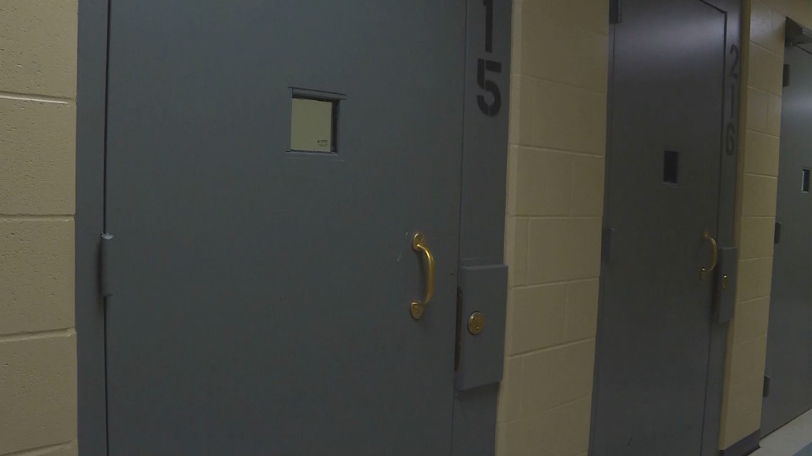 Floyd County Jail needs corrections officers | whas11.com
