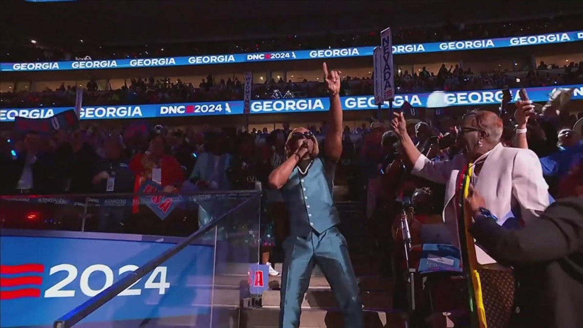 Democrats hold dance party during DNC roll call vote; Obamas deliver ...