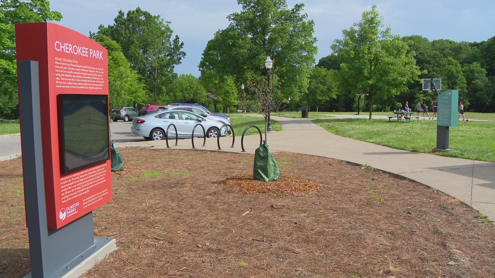 LMPD stepping up Cherokee Park patrols following reports of 'flasher ...