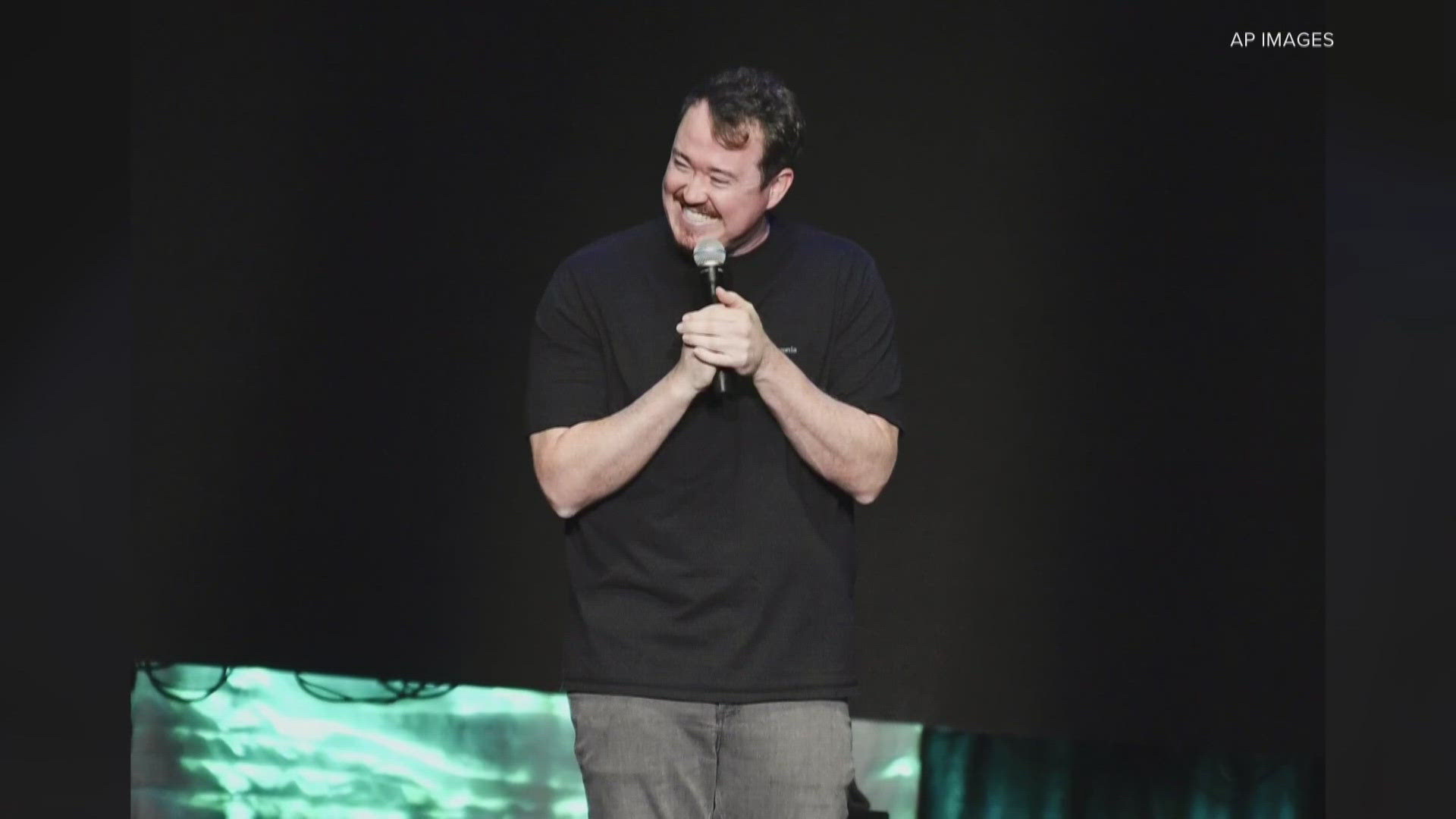 Comedian Shane Gillis sets new record at Louisville's KFC Yum! Center | whas11.com