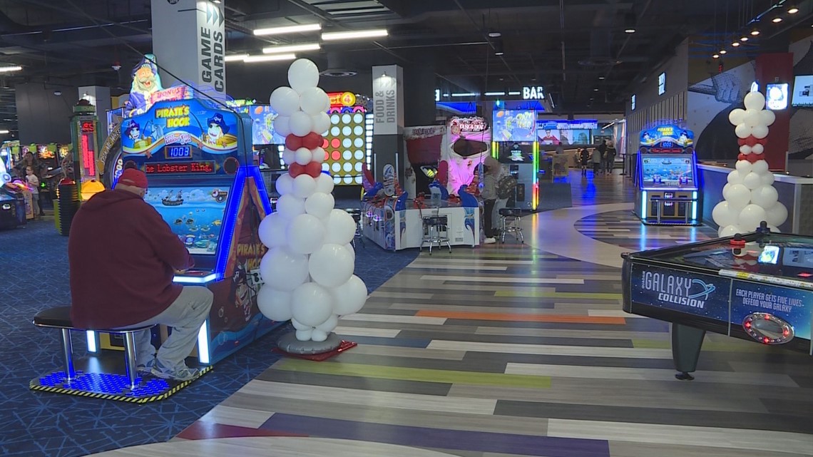 Round One celebrates grand opening at Jefferson Mall | whas11.com