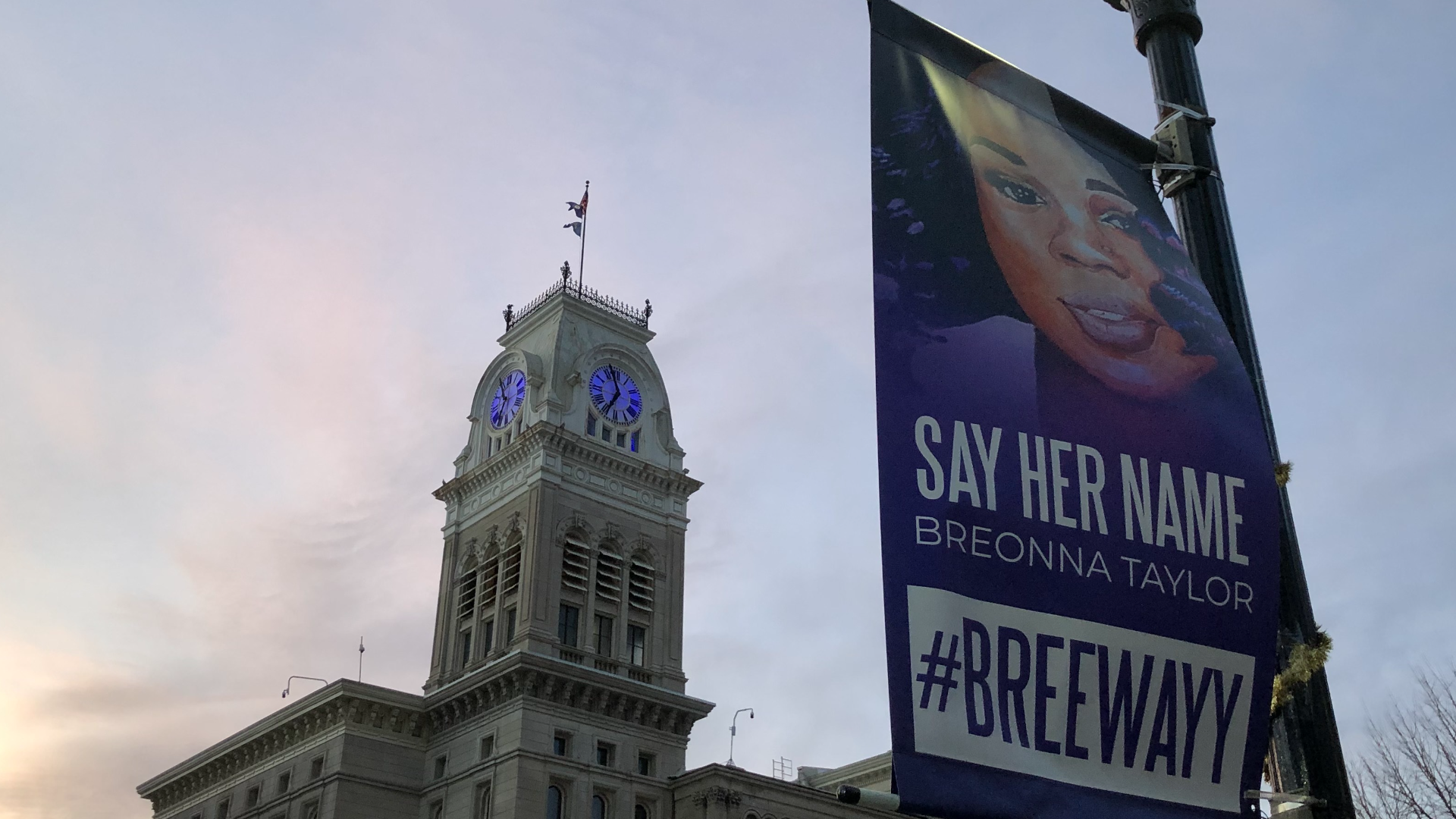 Breonna Taylor remembered One year after LMPD officers killed her ...