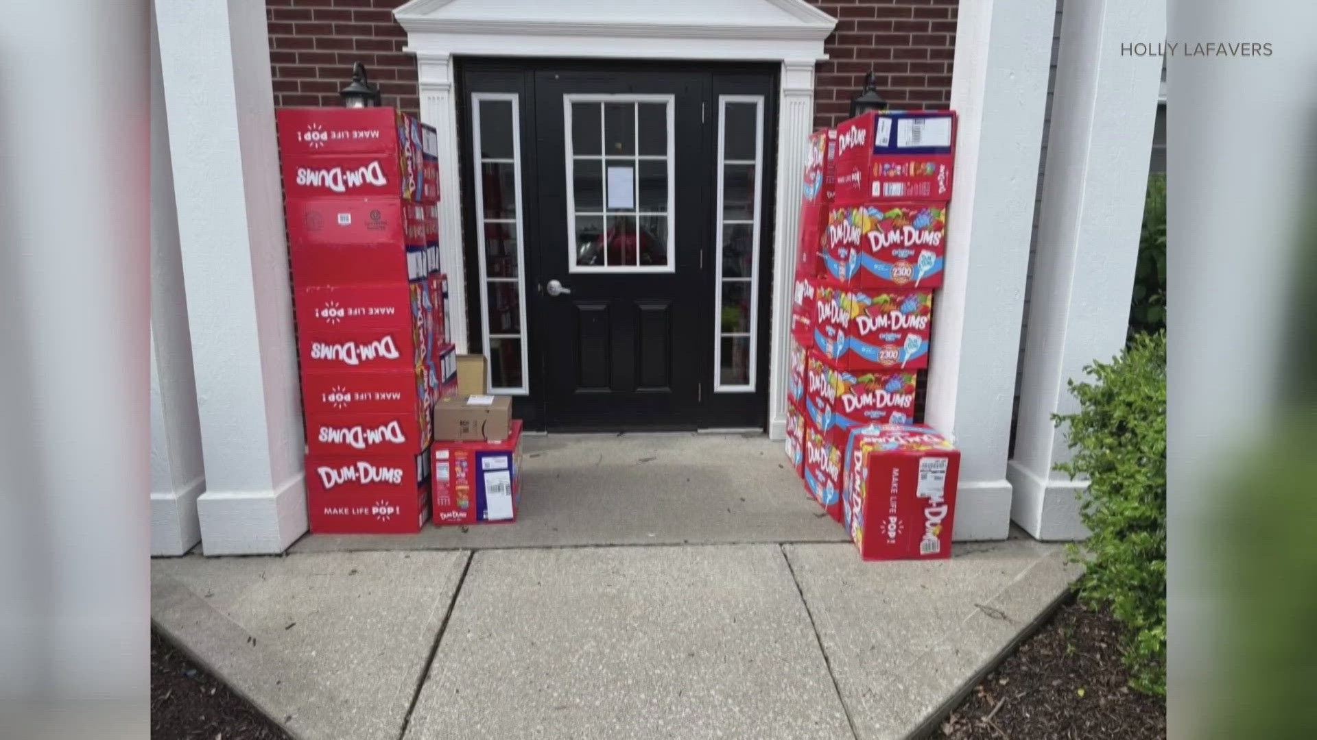 Kentucky boy uses mom's phone to buy 70K Dum-Dum suckers | whas11.com