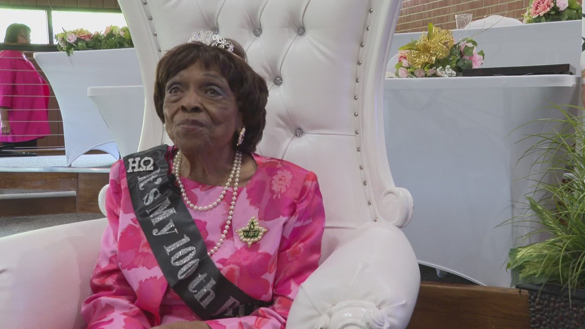 Louisville native Launa Brown Shelburne turns 100 | whas11.com