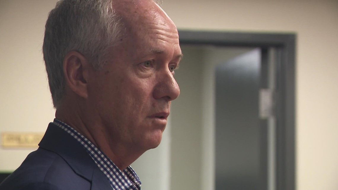 Louisville Mayor Greg Fischer gives final 'farewell' | whas11.com