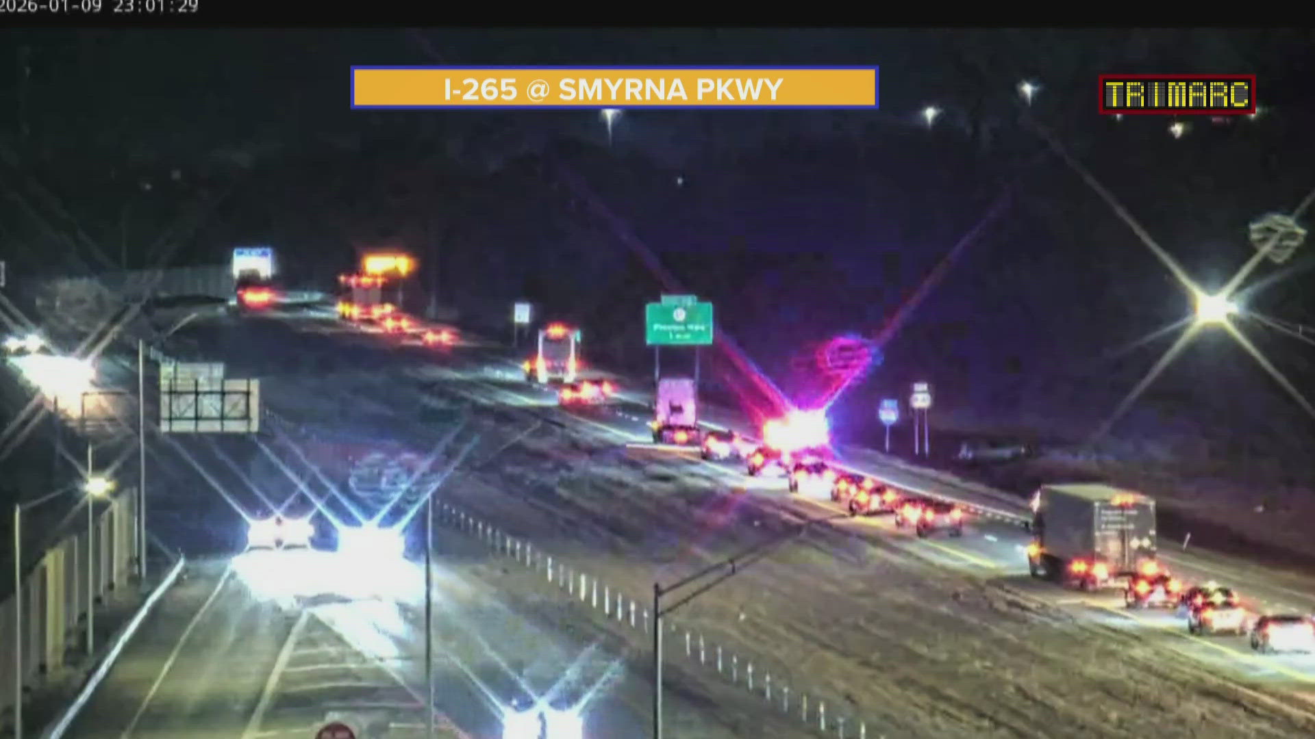 Crash blocks all lanes on Gene Snyder Freeway in Louisville | whas11.com