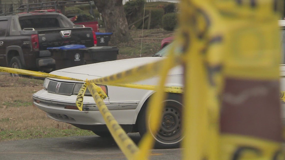 LMPD: Car seen leaving crime scene crashed into laundromat | whas11.com