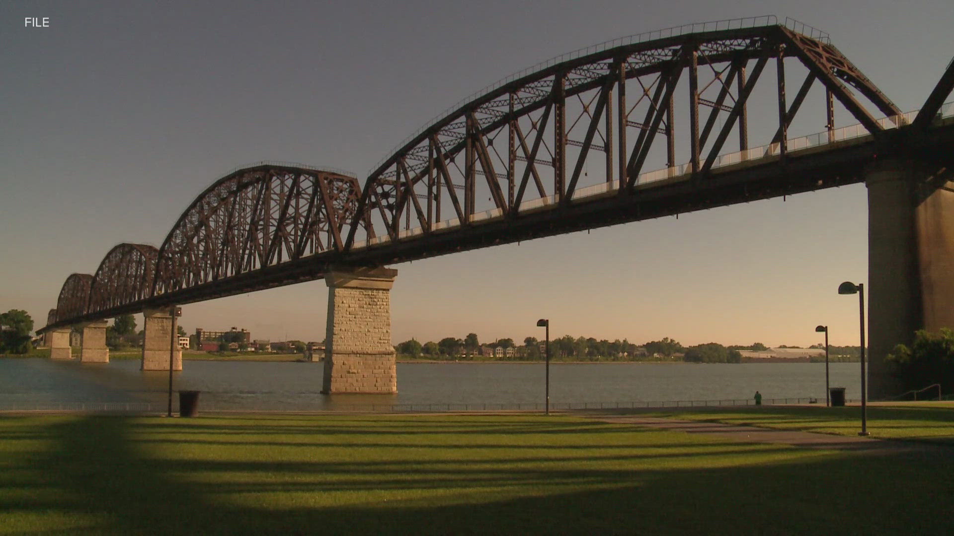 Louisville's Waterfront Park named the best riverwalk in America ...