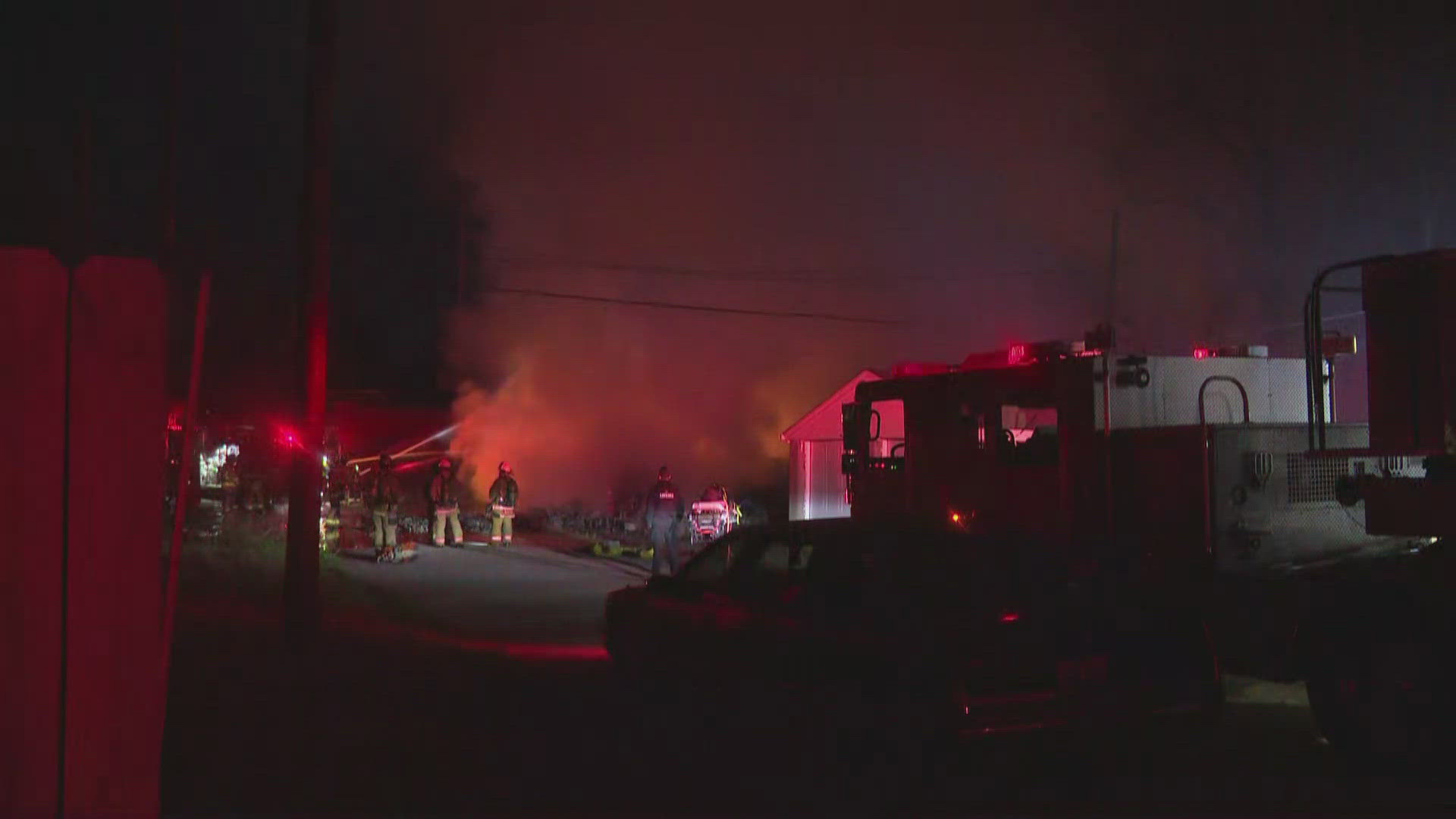 Large commercial building fire breaks out in Louisville | whas11.com