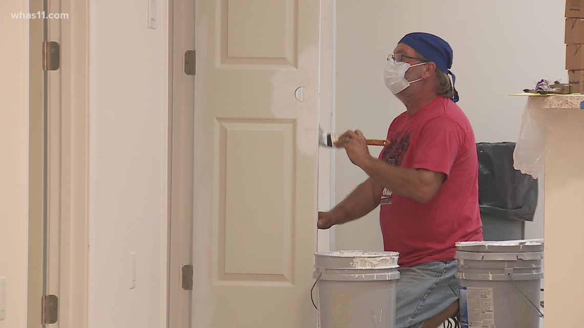 UAW 862 builds home for veteran through Operation Victory | whas11.com