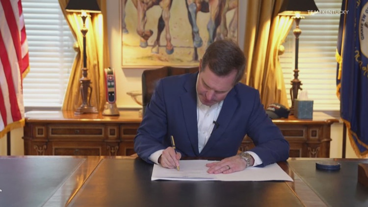 2 Kentucky Congressional representatives decline pay amid shutdown ...