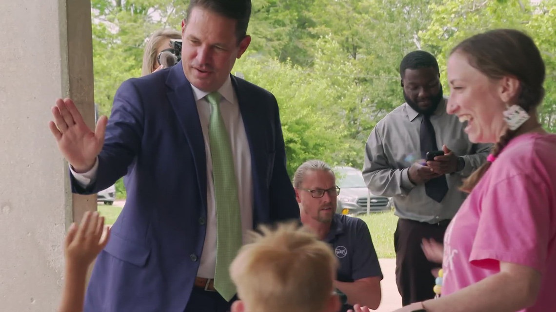 JCPS superintendent promises smoother start to next school year ...