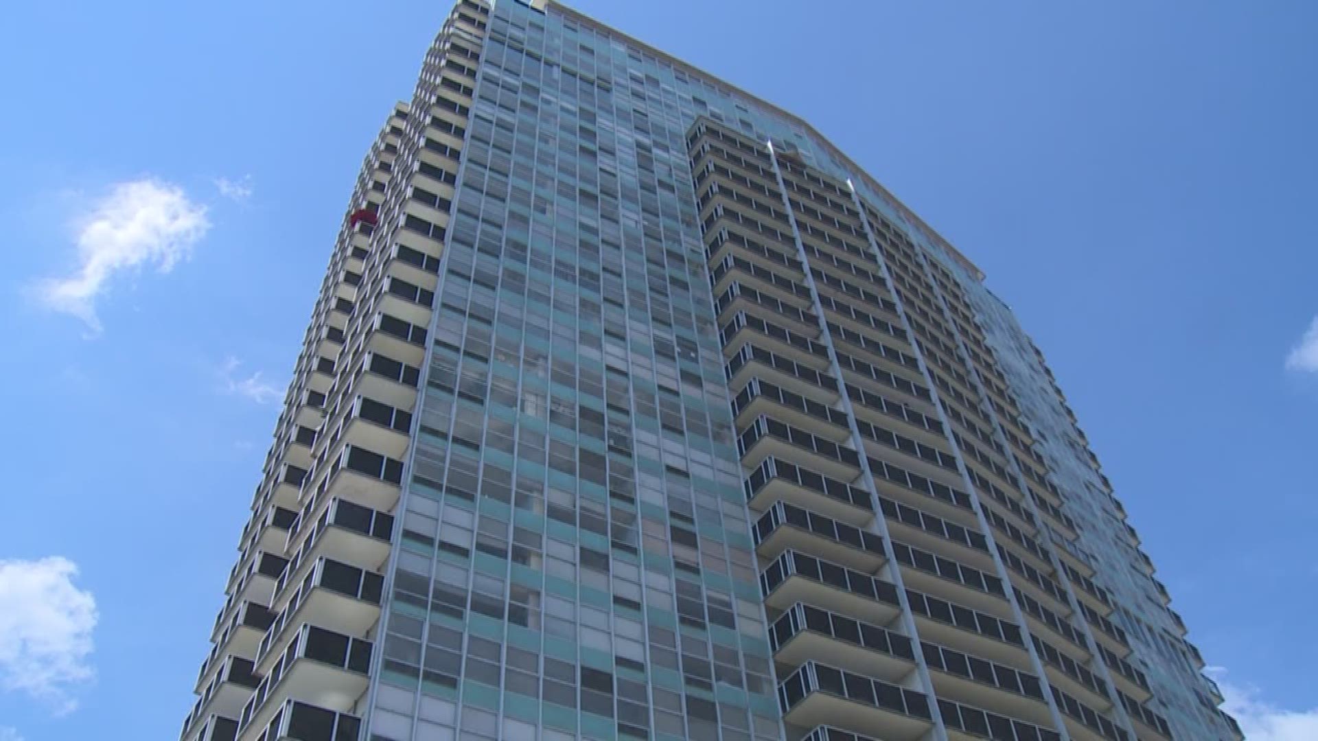 LFD: Fire burns atop 800 Tower apartment complex in Louisville | whas11.com