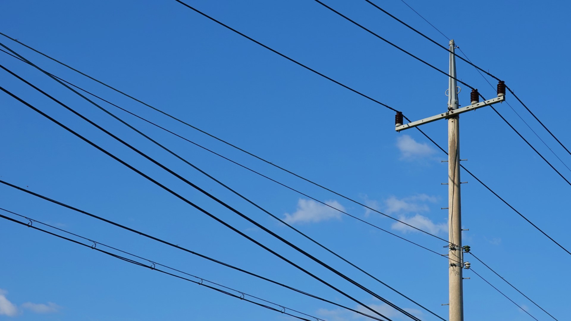 Downed powerline shuts down part of Ohio River | whas11.com