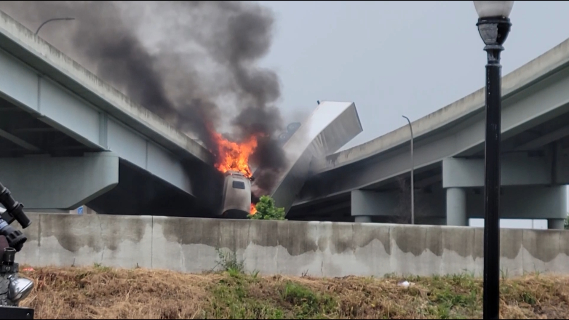 FOCUS | Crash reports reveal causes of semi crashes on I-65 in downtown Louisville | whas11.com