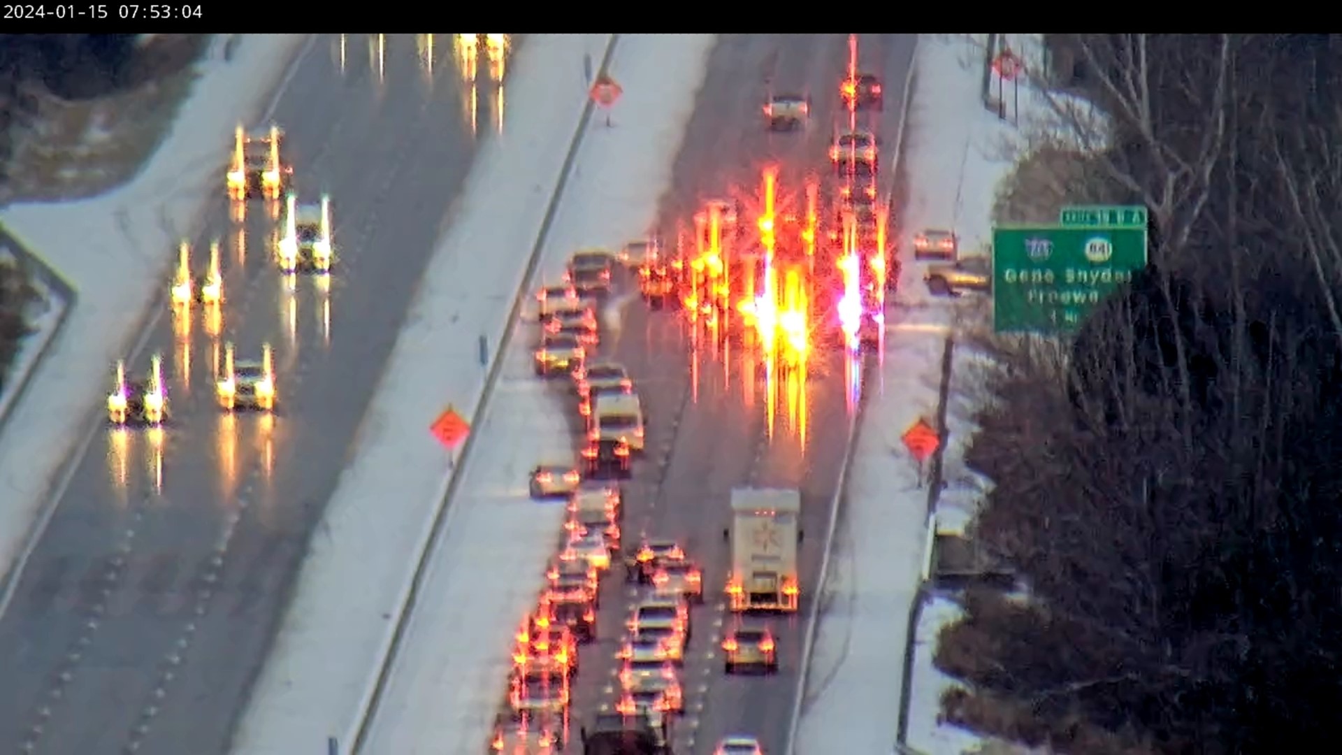 I-64 West near Gene Snyder blocked due to crash | whas11.com