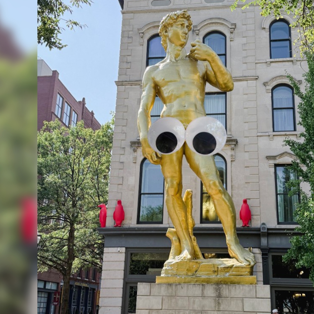 'Big dumb eyes' popping up across Louisville ahead of Nate Bargatze ...