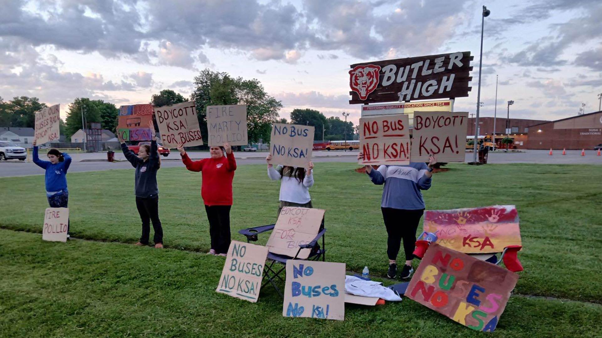 Butler High School students protest new JCPS transportation plan ...
