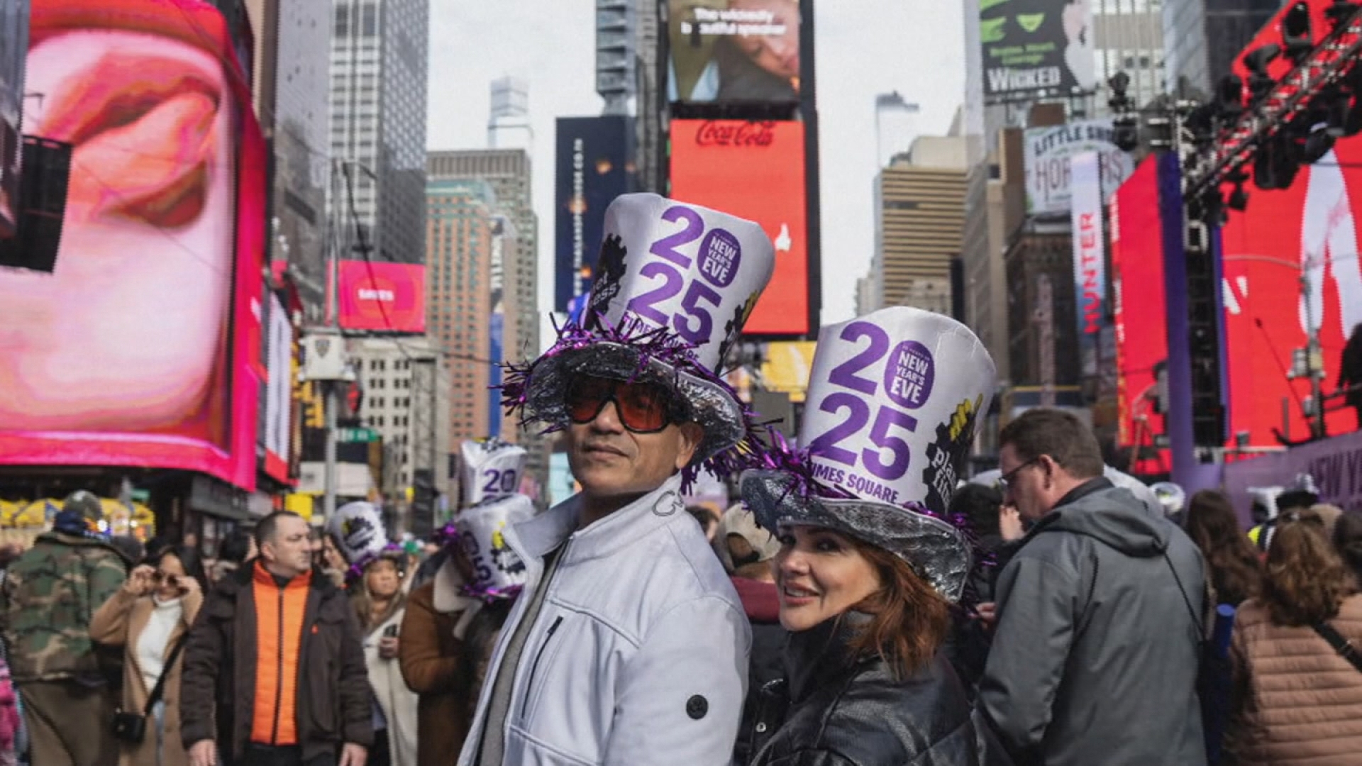 New York prepares for ball drop on NYE, while police monitor crowds for ...