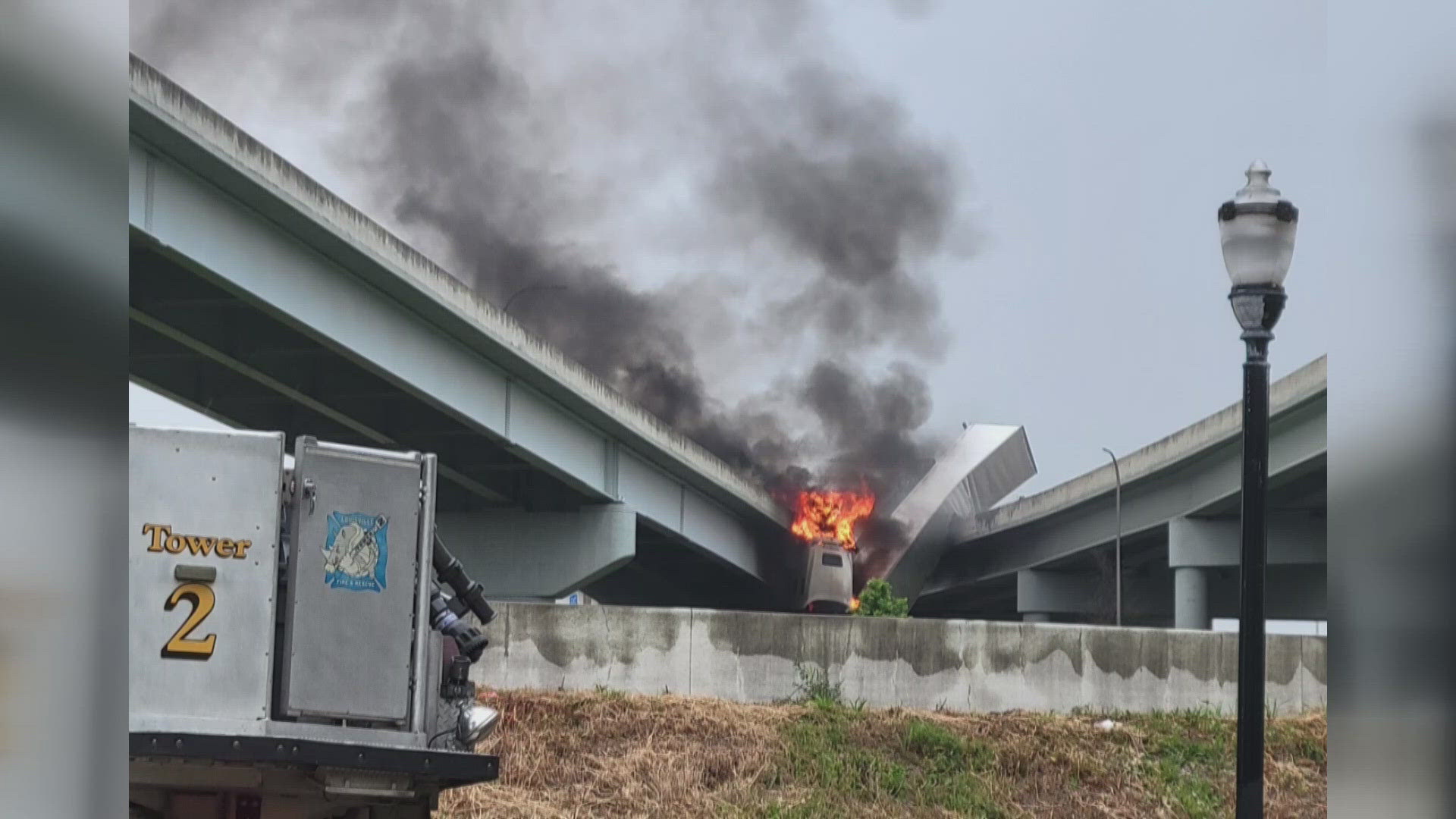 All lanes of I-71 South blocked Monday morning due to crash | whas11.com