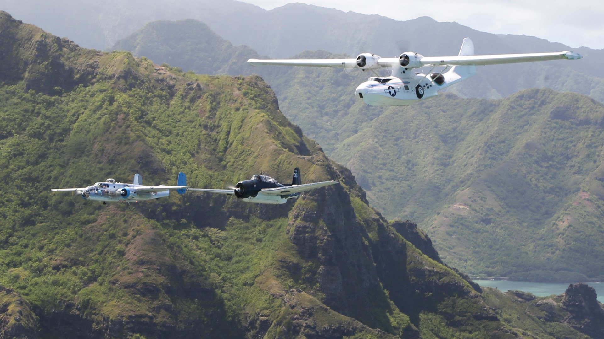 PHOTOS | WWII-Era Warbirds fly over Hawaii | whas11.com
