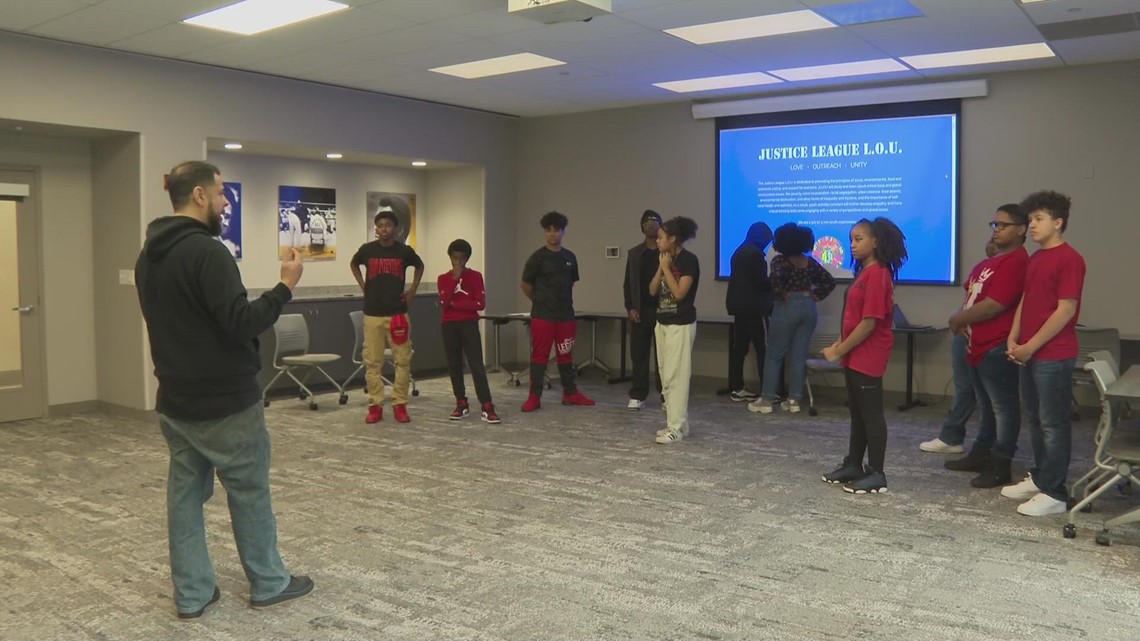 Teen group shares message of unity through music, activism | whas11.com