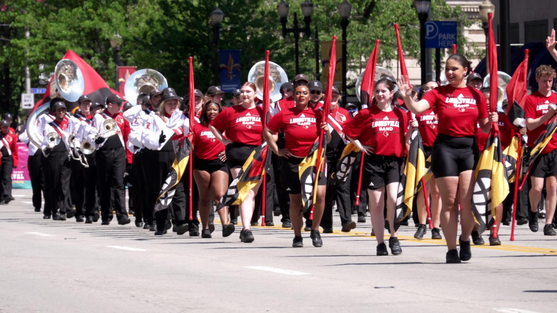 Families enjoy 70th Pegasus Parade as Kentucky Derby week begins ...