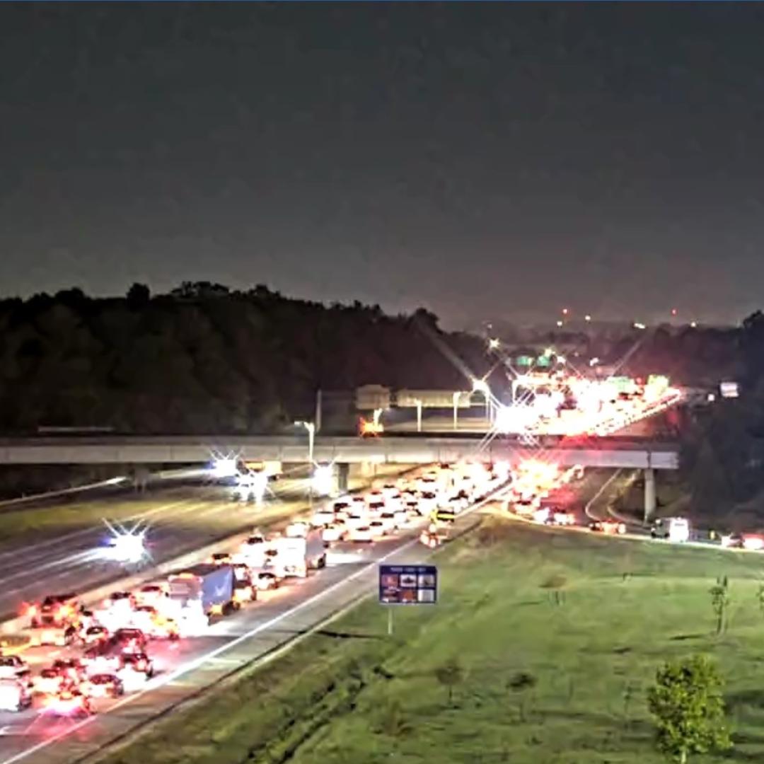 Multi-vehicle crash causes delays Tuesday morning on Louisville ...