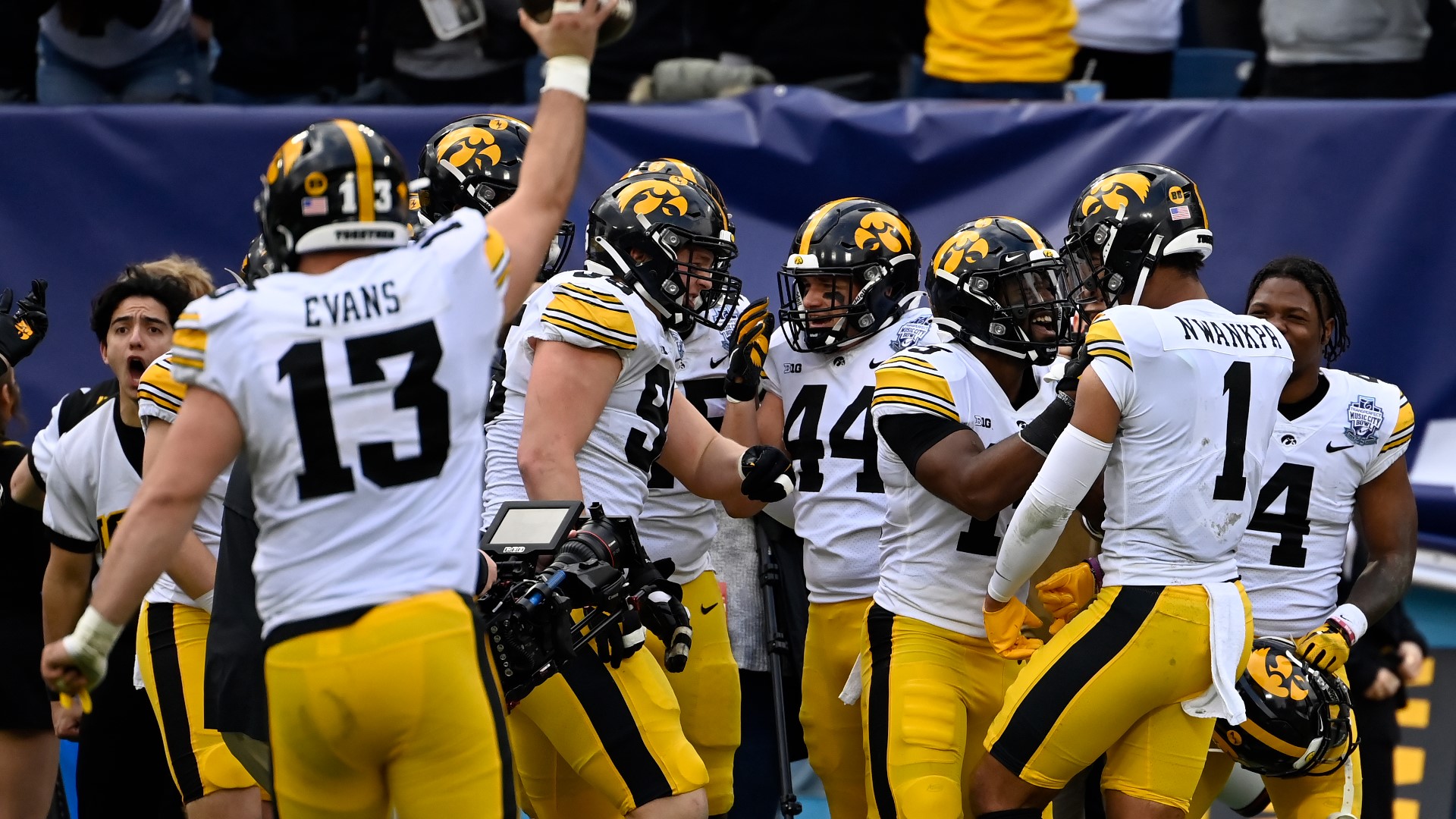 Iowa posts 1st Music City Bowl shutout topping Kentucky | whas11.com
