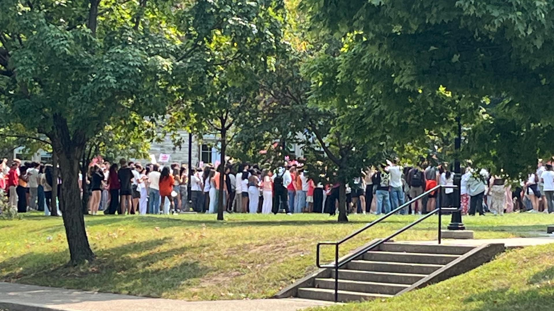 Louisville students walk out demanding stricter gun laws | whas11.com