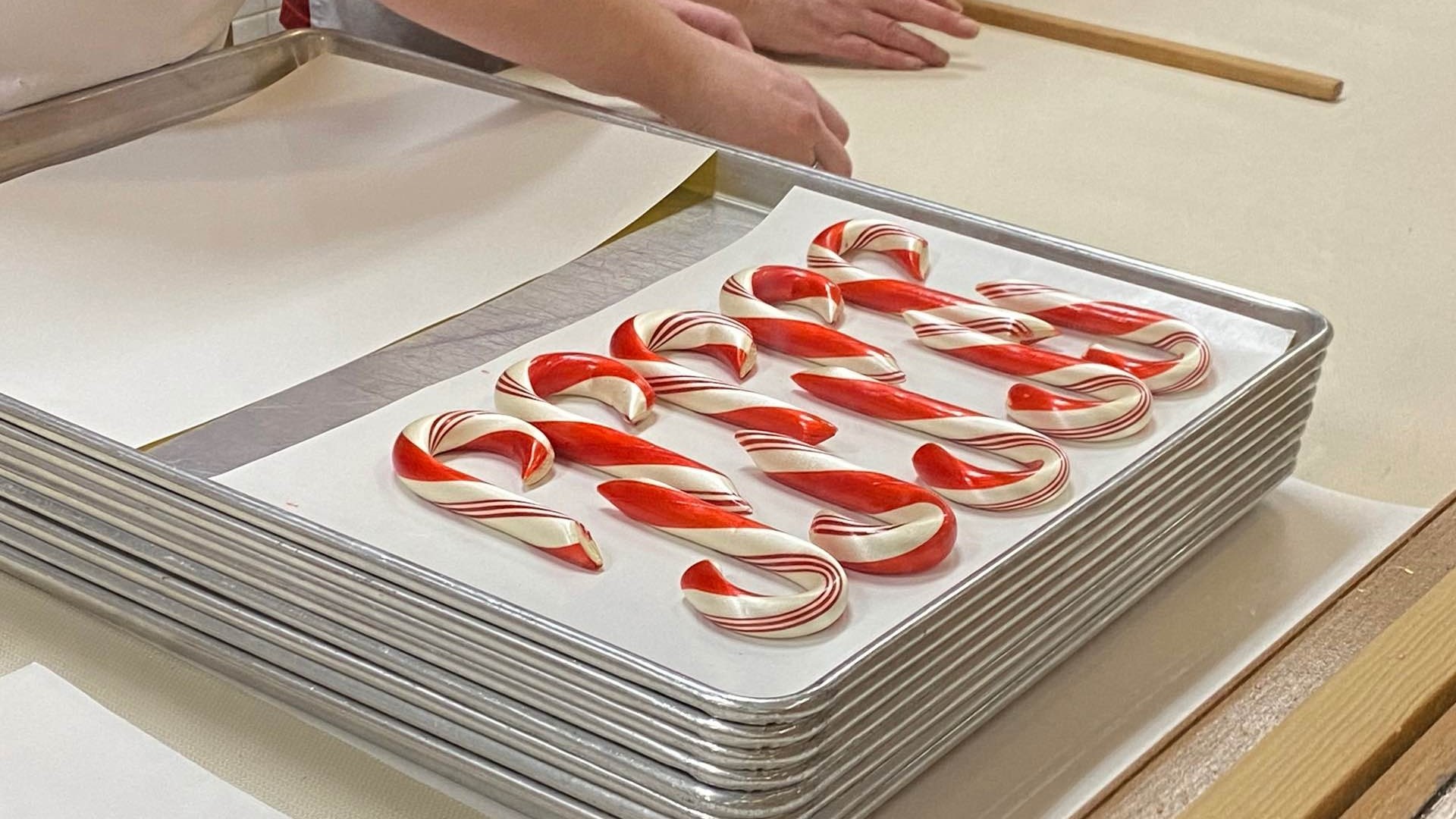 PHOTOS: Patrons watch as Schimpff’s Confectionery makes signature ...