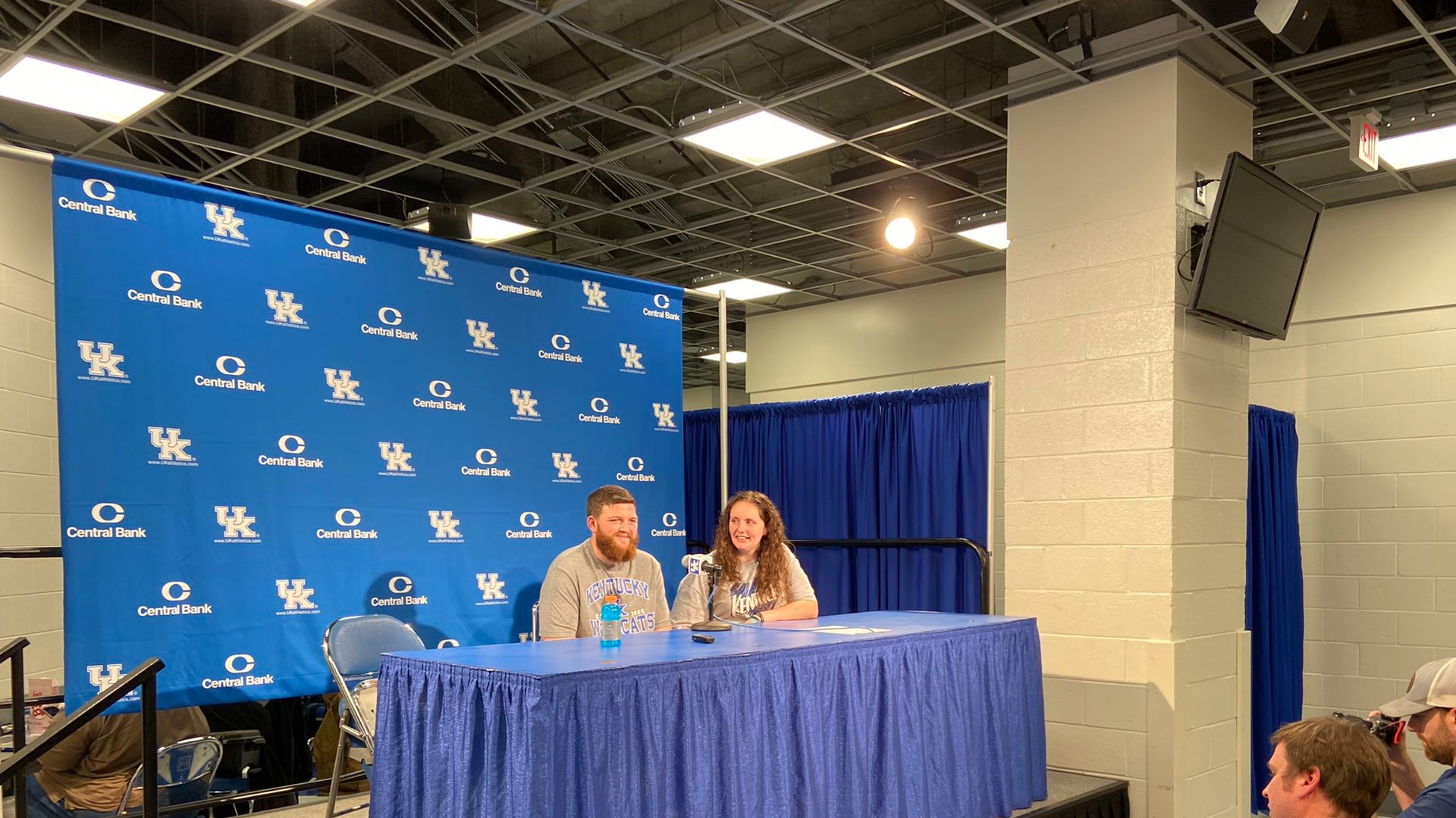 Coal miner, family get VIP treatment at UK basketball game | whas11.com