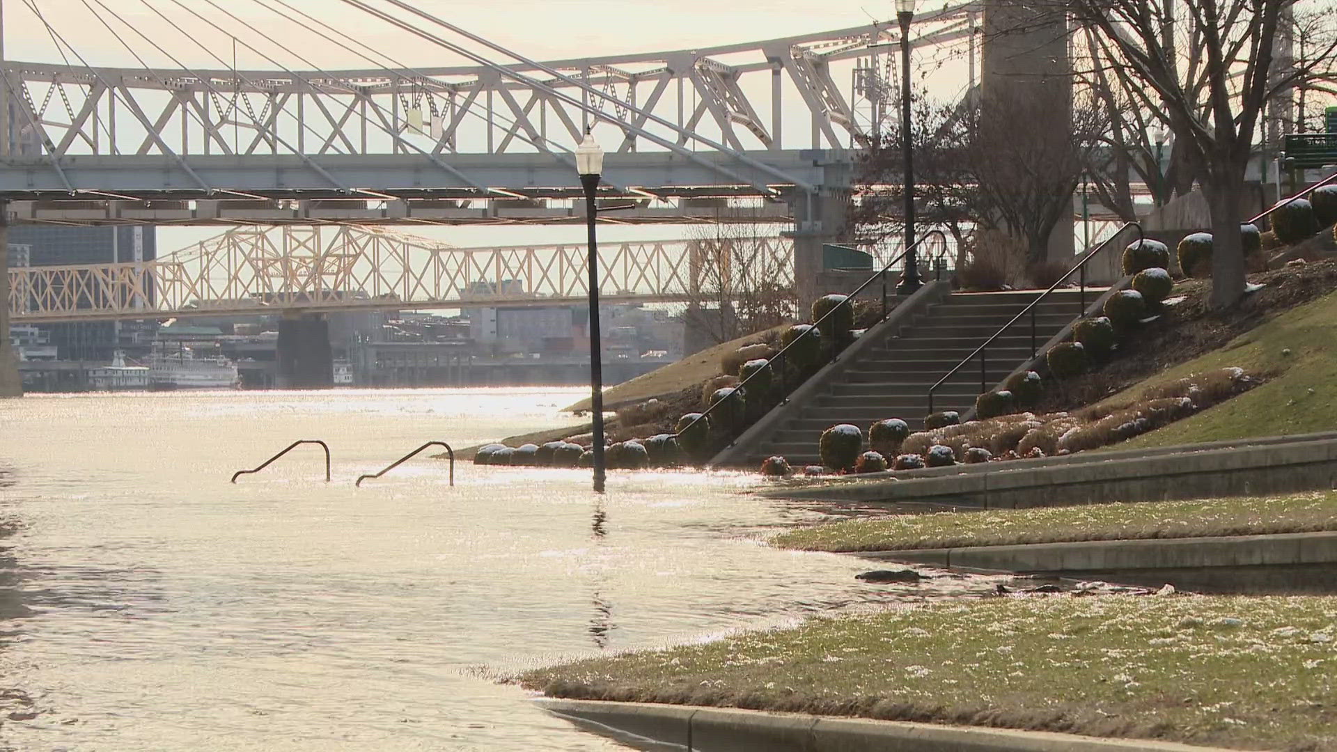 Ohio River rising in Indiana, covers amphitheater in downtown ...