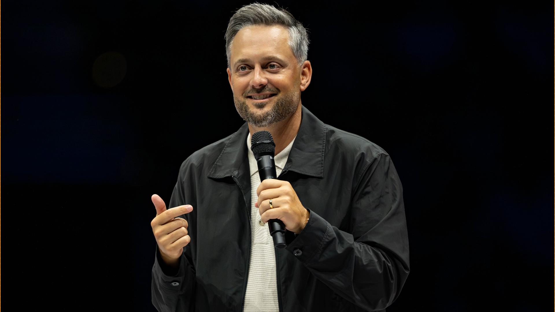 Comedian Nate Bargatze sets new attendance record at Louisville arena ...
