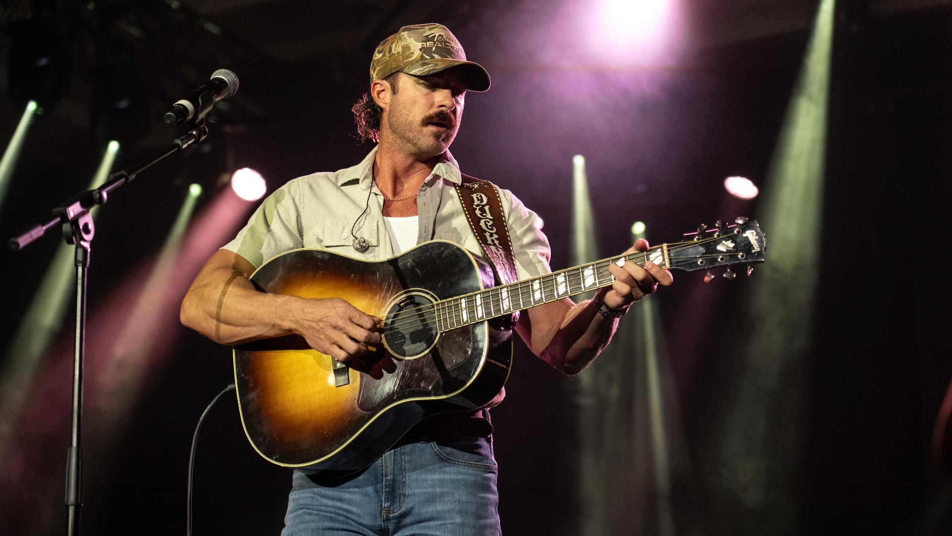 Riley Green coming to KFC Yum! Center; here's when | whas11.com