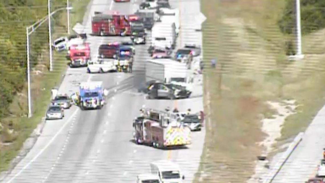 Injuries reported after Monday morning collision on I-64 East | whas11.com