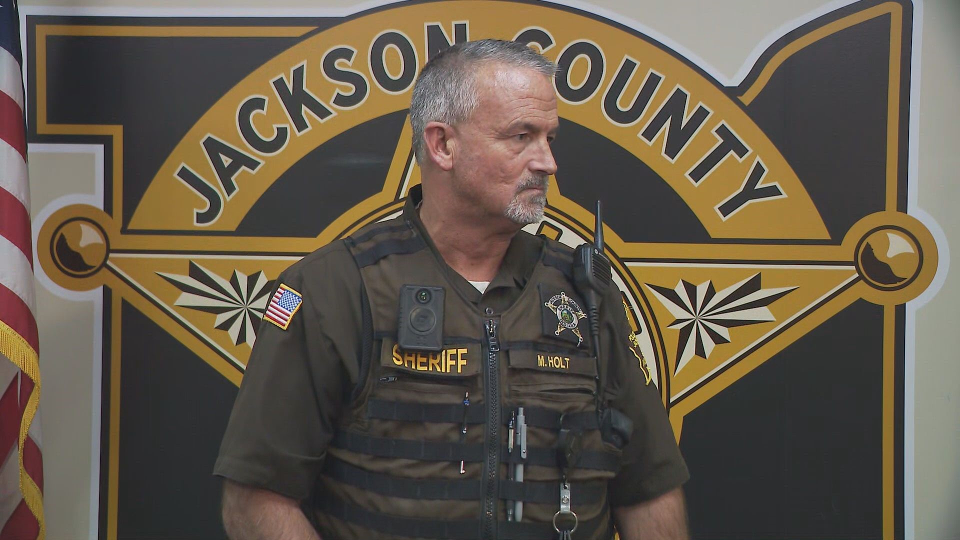 Indiana officer rescues woman trapped in vehicle under water | whas11.com