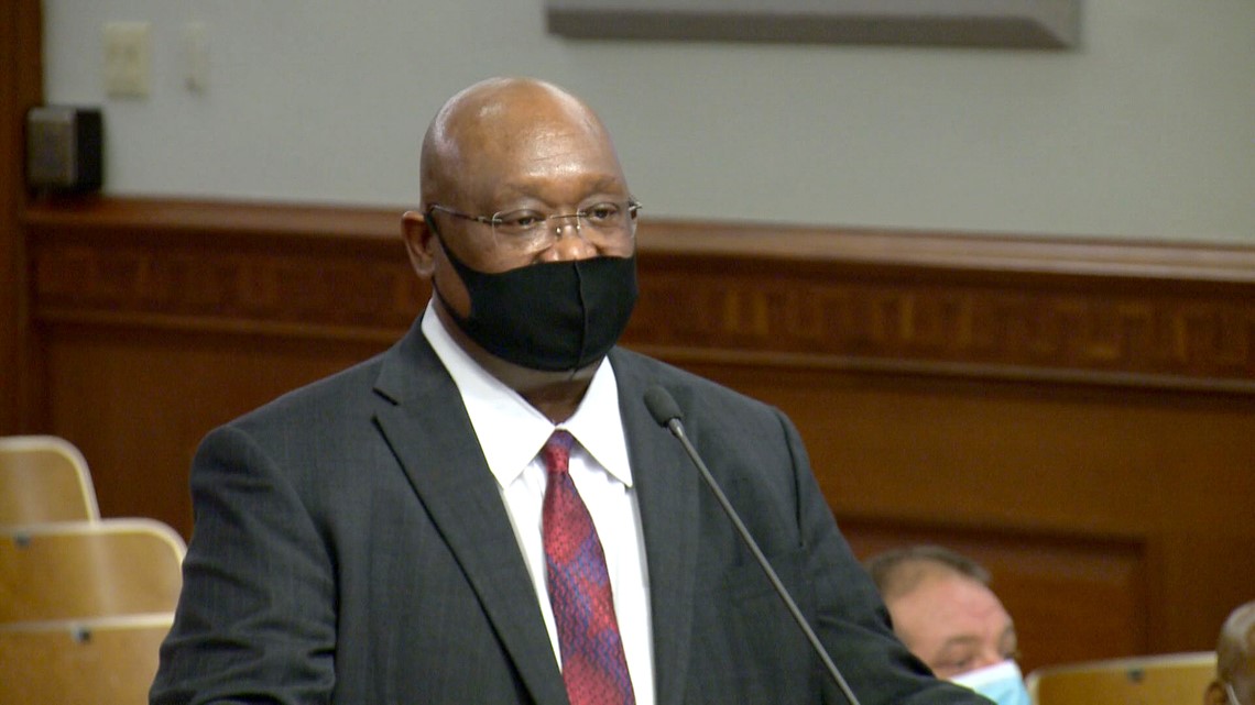 Dwayne Clark, LMDC Director, announces retirement | whas11.com