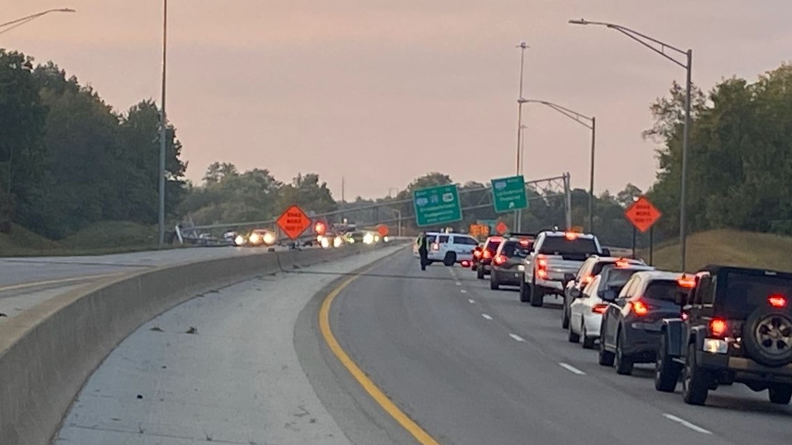 US 31W Bypass in Elizabethtown closed due to fallen overhead sign ...