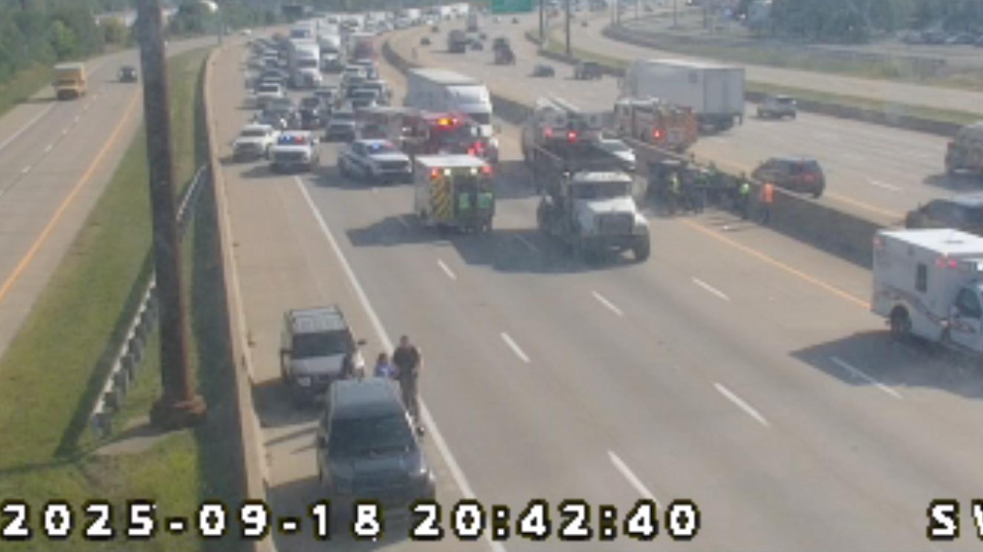 Crash shuts down part of southern Indiana interstate | whas11.com