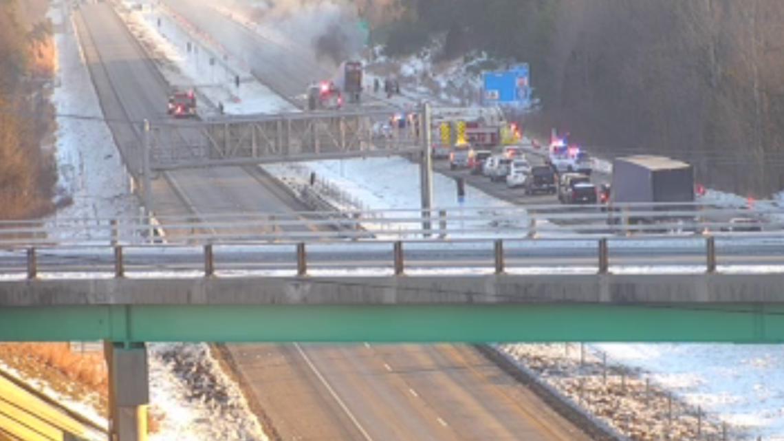 I-265 in Indiana back open Thursday hours after vehicle fire | whas11.com