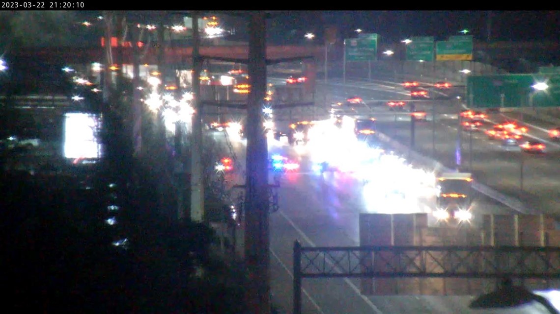 Police investigation shuts down part of Louisville expressway | whas11.com