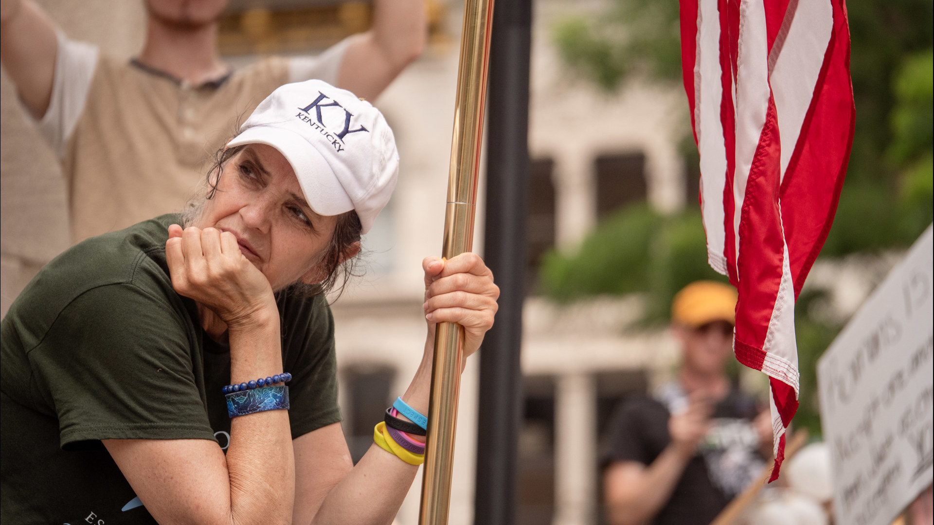 No Kings protest draws huge crowds to Louisville | whas11.com
