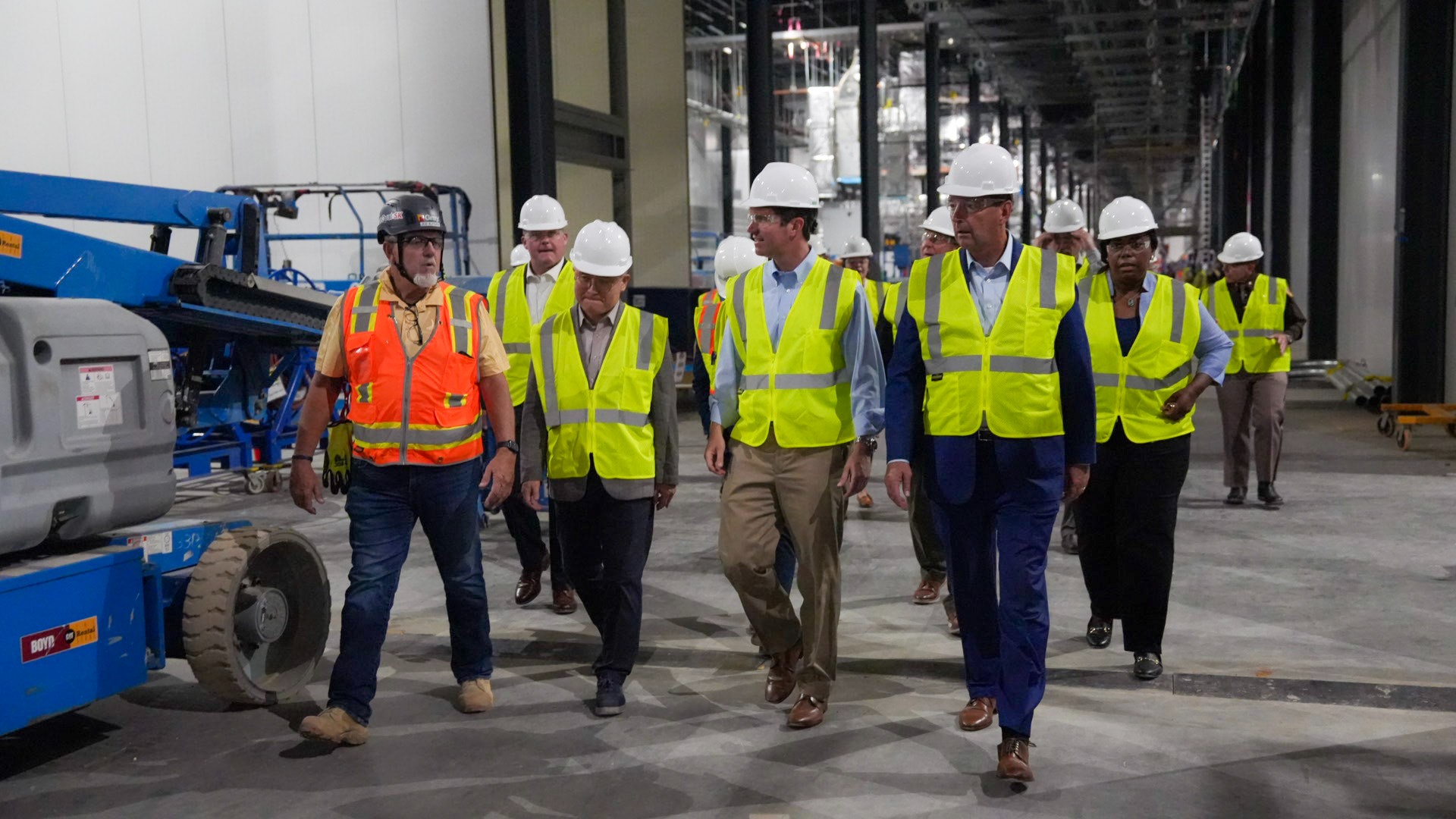 Beshear joins BlueOval SK executives for tour of battery plant | whas11.com
